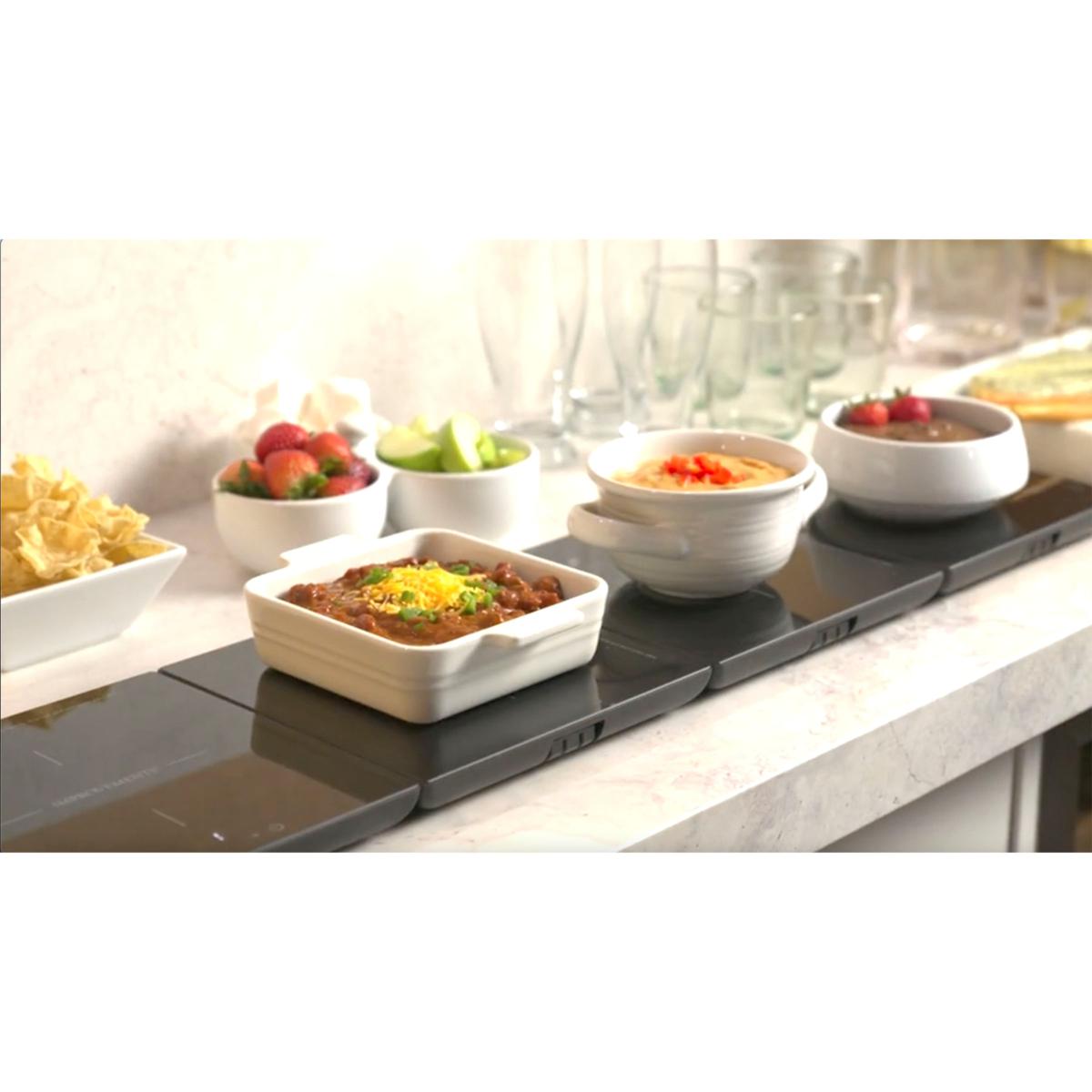 Plateful Warming Mat Food Served @ Carre Club Kinshasa Food Warming Mat